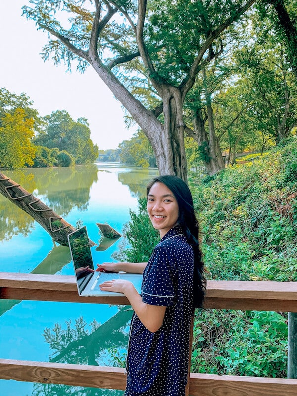 Digital Nomad Job #2: Youtube SEO Expert - Sunsets Abroad